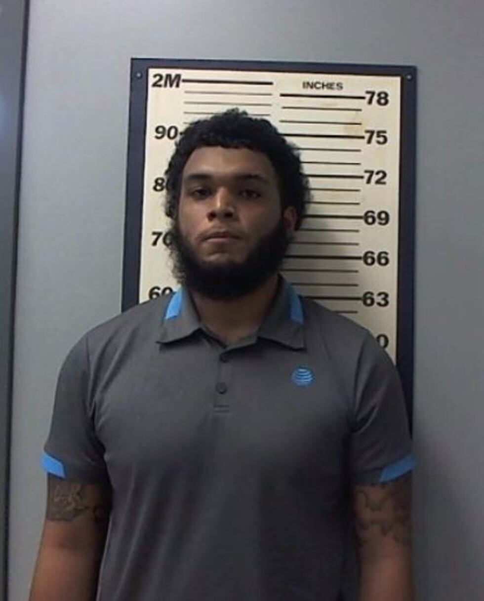 Man arrested after leading chase from Flowood, crashing in Jackson Man arrested after leading chase from Flowood, crashing in Jackson